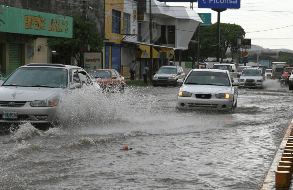 Decenas de evacuados por el temporal en Zárate y Exaltación de la Cruz ...